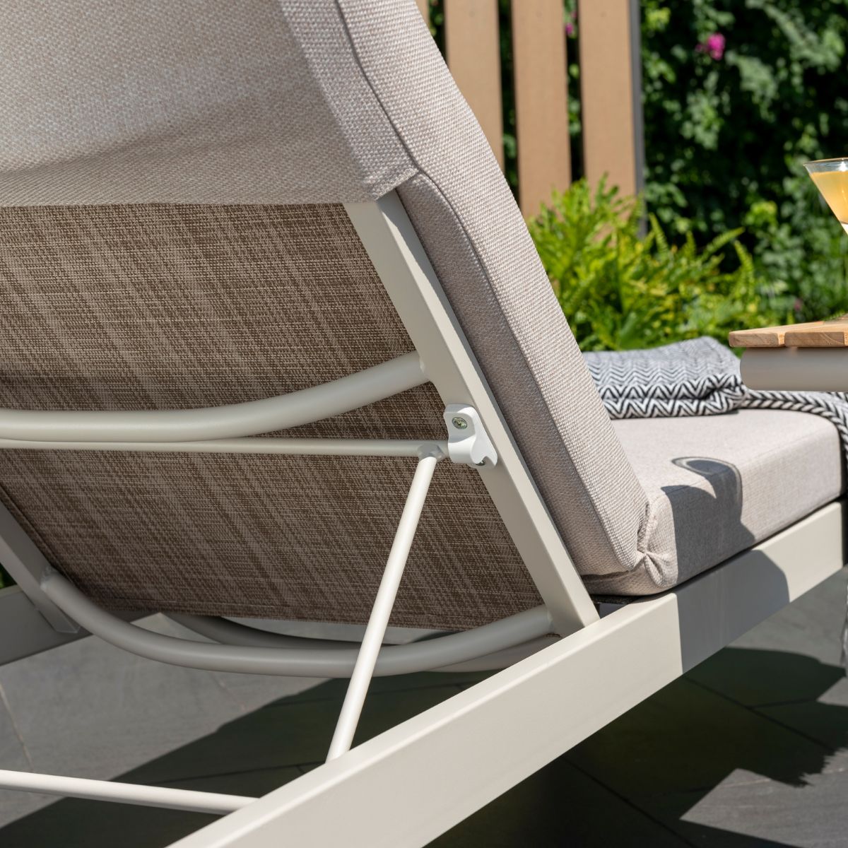 Portals Light Sun Lounger - 1pc – LifestyleGarden US